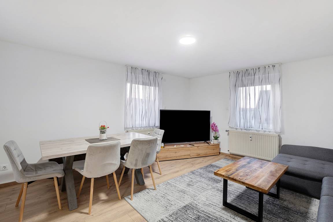 82 M² Ferienwohnung ∙ 3 Schlafzimmer ∙ 7 Gäste - Kehl
