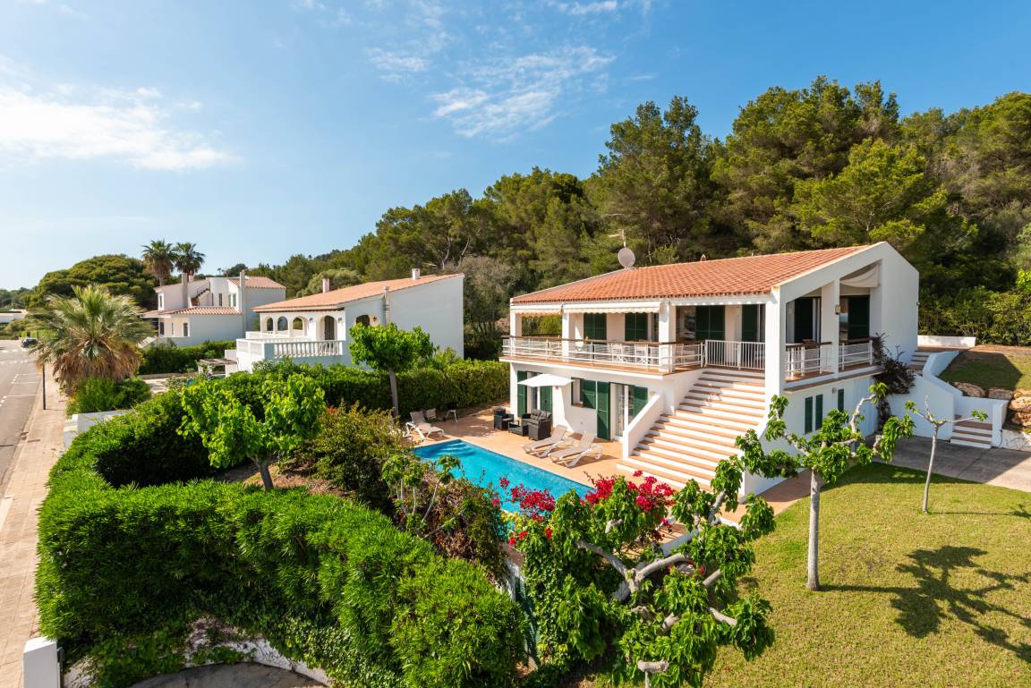 120 M² Villa ∙ 4 Bedrooms ∙ 8 Guests - Cala Galdana