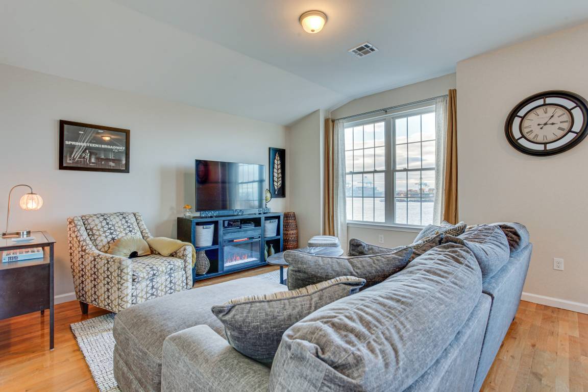 86 M² Apartment ∙ 3 Bedrooms ∙ 6 Guests - Bayonne, NJ
