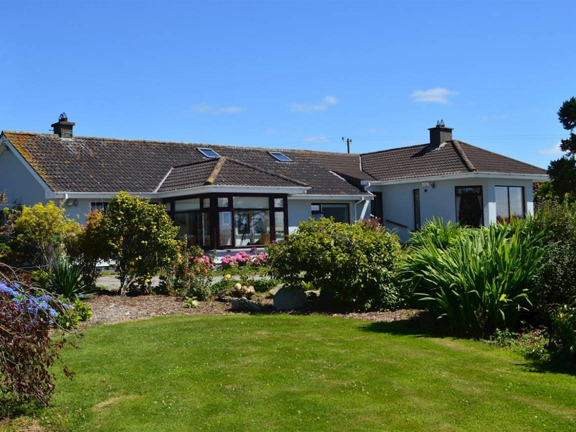 House ∙ 2 Bedrooms ∙ 5 Guests - Waterford