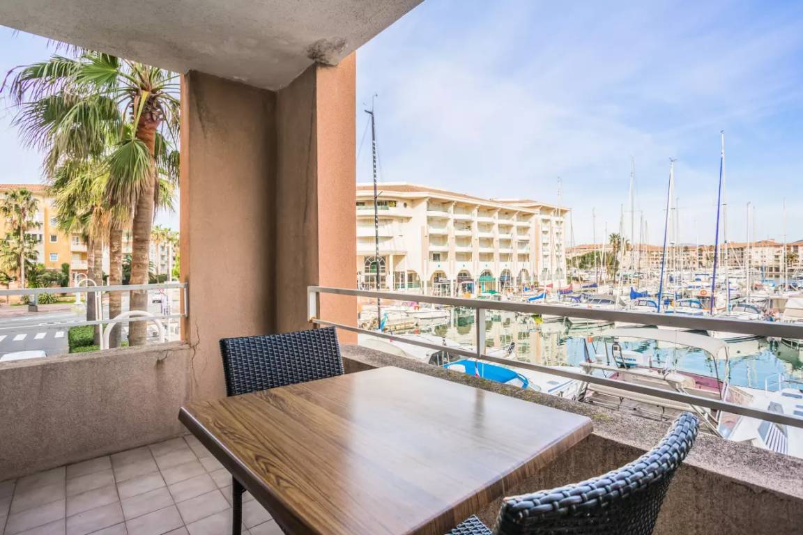 25 M² Studio ∙ 1 Chambre ∙ 3 Personnes - ibis budget Fréjus Capitou A8