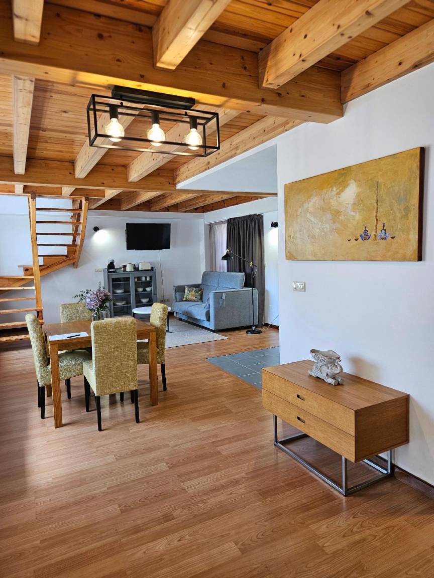 69 M² Ferienwohnung ∙ 2 Schlafzimmer ∙ 4 Gäste - Ames