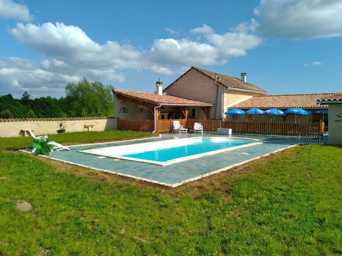 180 M² House ∙ 6 Bedrooms ∙ 20 Guests - Loire
