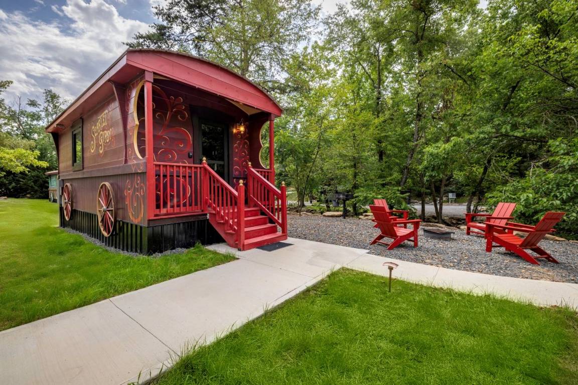 House ∙ 1 Bedroom ∙ 4 Guests - West Virginia