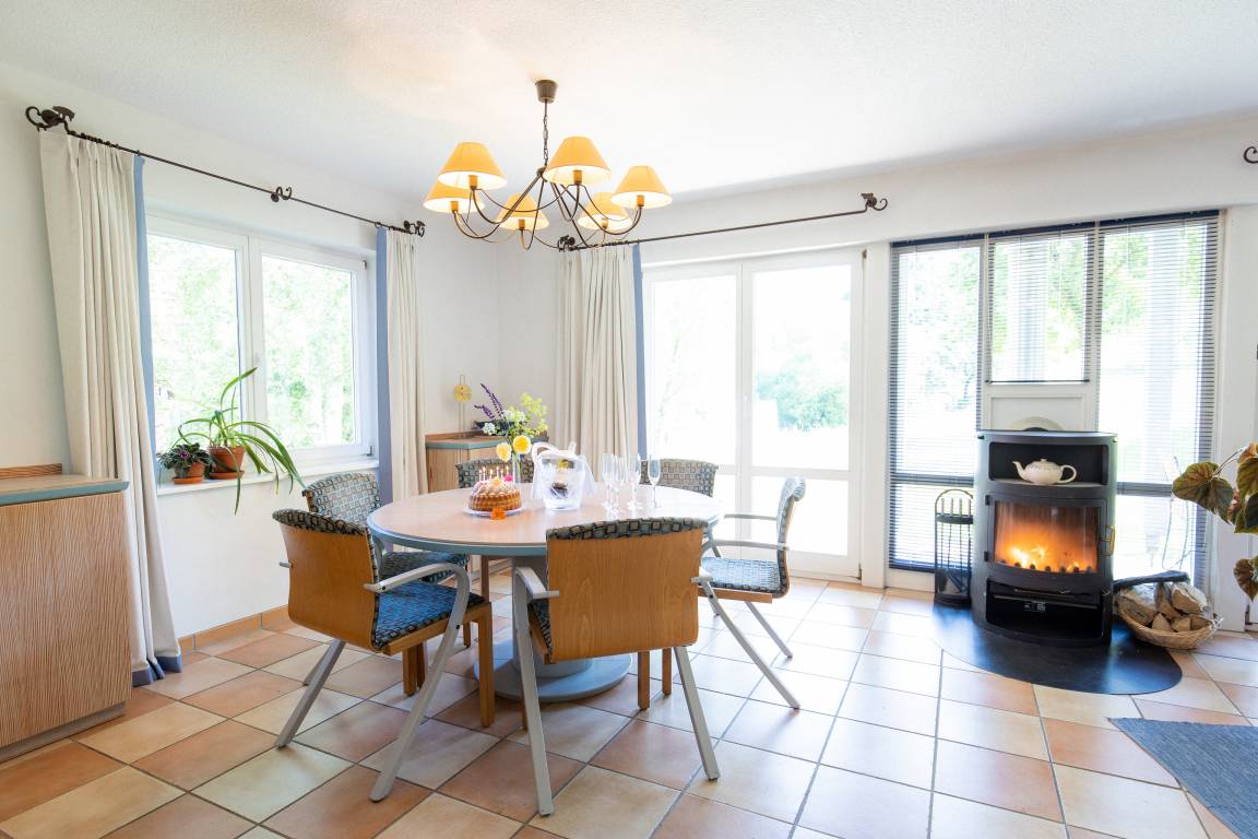 150 M² Ferienhaus ∙ 3 Schlafzimmer ∙ 12 Gäste - Uslar
