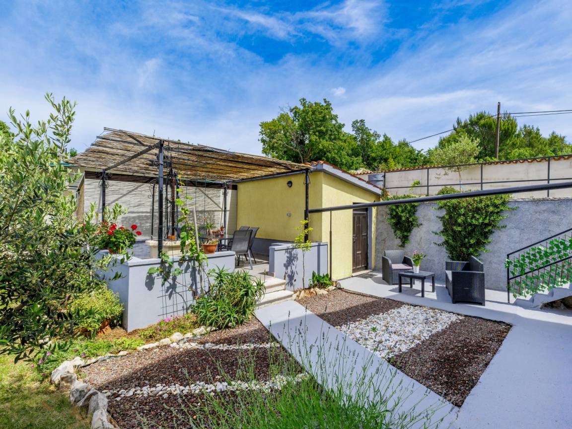 100 M² Ferienhaus ∙ 2 Schlafzimmer ∙ 4 Gäste - Barban
