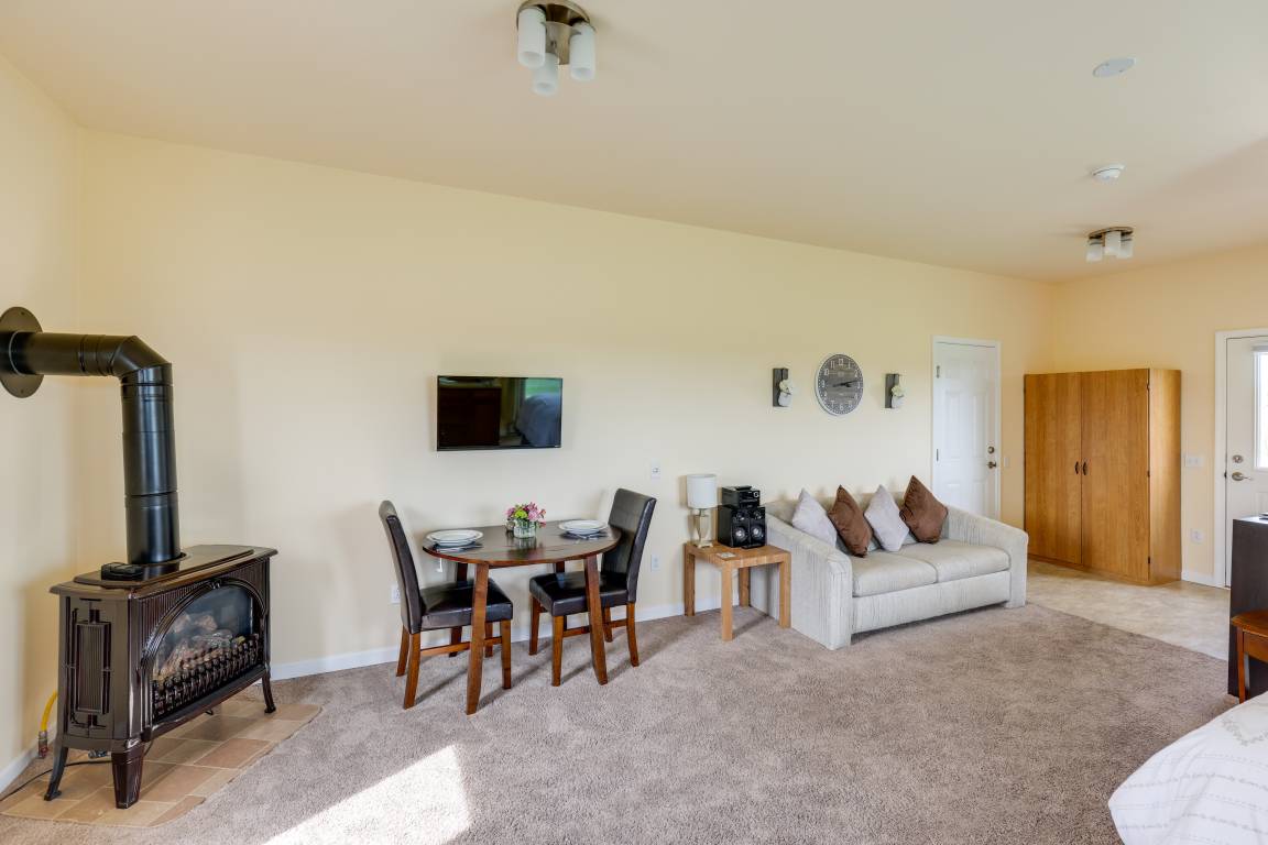 39 M² Apartment ∙ 4 Guests - Geneva, NY