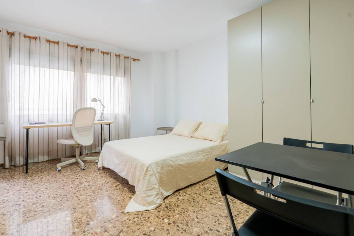 105 M² Appartamento Vacanza ∙ 5 Camere Da Letto ∙ 2 Ospiti - Valencia