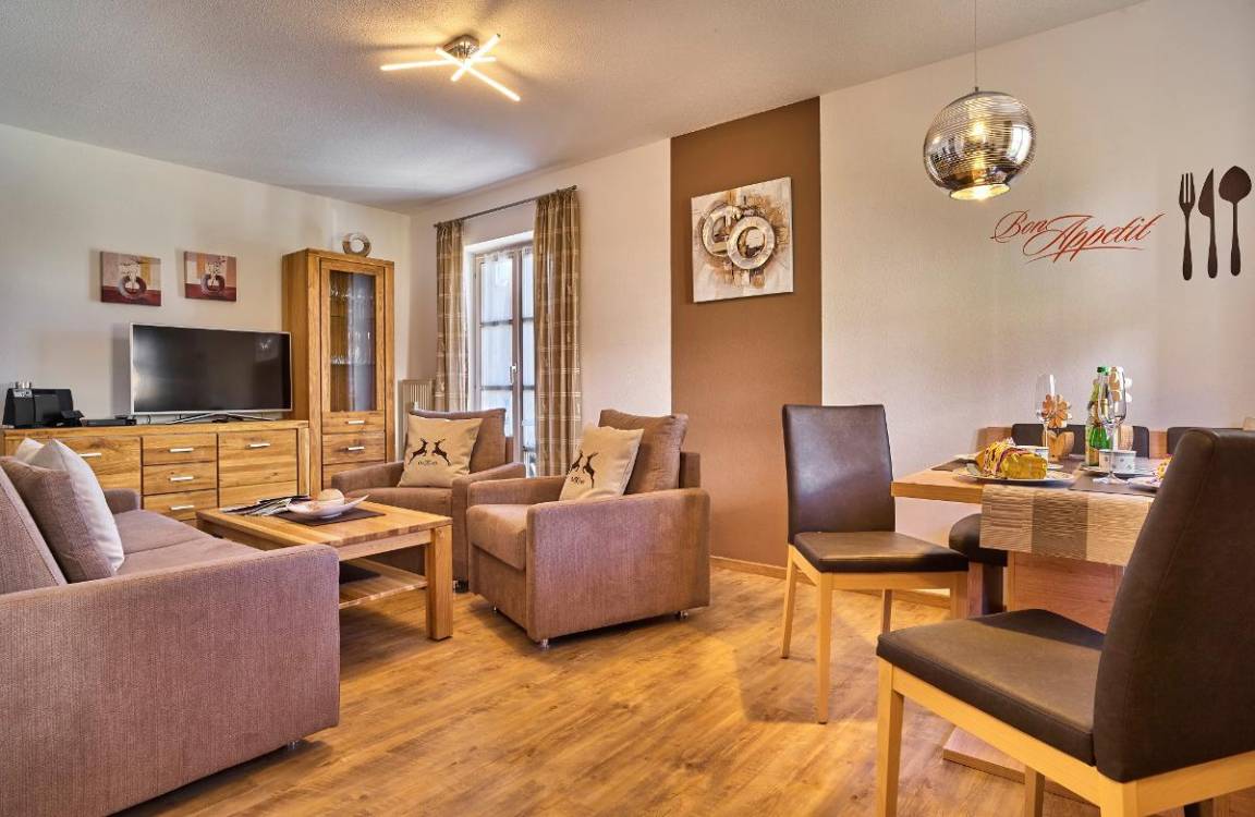 45 M² Ferienwohnung ∙ 1 Schlafzimmer ∙ 4 Gäste - Bodenmais