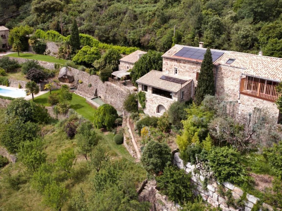 240 M² Ferienhaus ∙ 7 Schlafzimmer ∙ 14 Gäste - Largentière