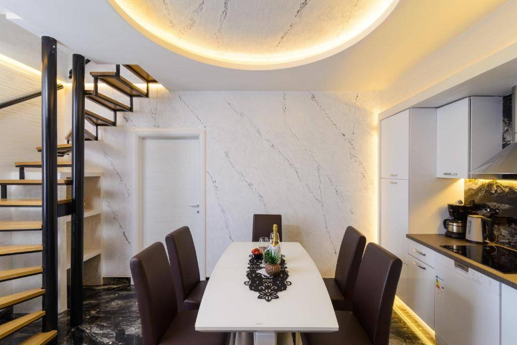 70 M² Ferienwohnung ∙ 2 Schlafzimmer ∙ 5 Gäste - Arbanija