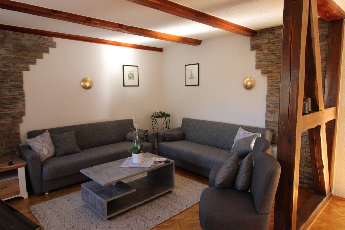 100 M² Ferienwohnung ∙ 2 Schlafzimmer ∙ 5 Gäste - Pirna