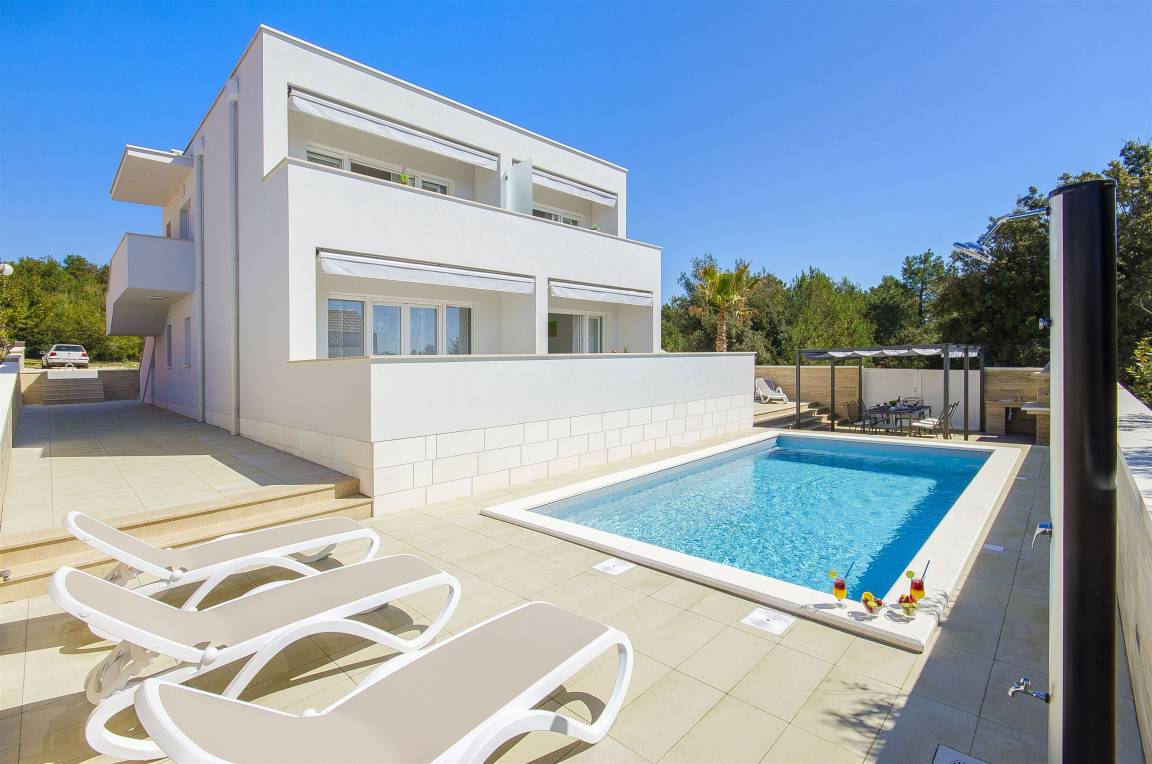 76 M² Apartment ∙ 2 Bedrooms ∙ 5 Guests - Vir