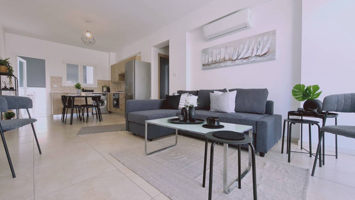 100 M² Apartamento ∙ 2 Habitaciones ∙ 6 Huéspedes - Lárnaca