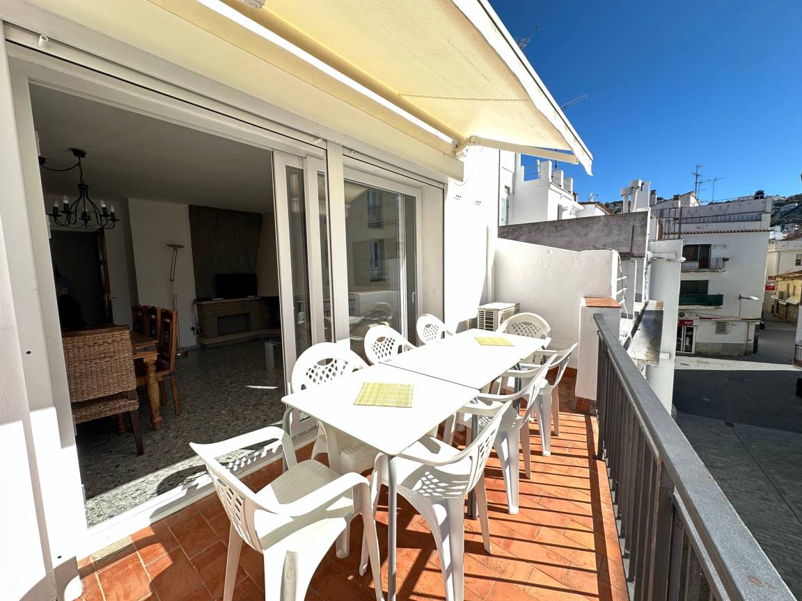 110 M² Apartment ∙ 4 Bedrooms ∙ 10 Guests - Cadaqués