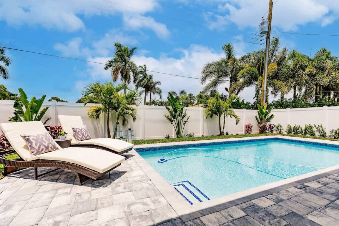 House ∙ 4 Bedrooms ∙ 13 Guests - Naples, FL