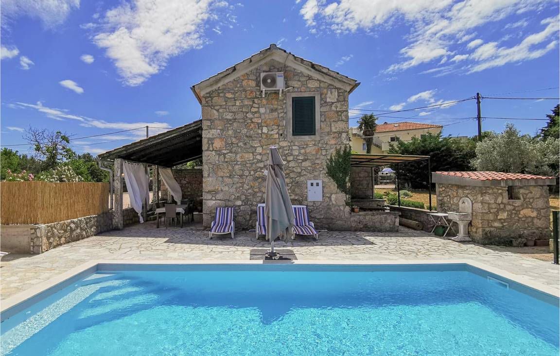 100 M² Dom ∙ 2 Sypialnie ∙ 6 Gości - Vrbnik