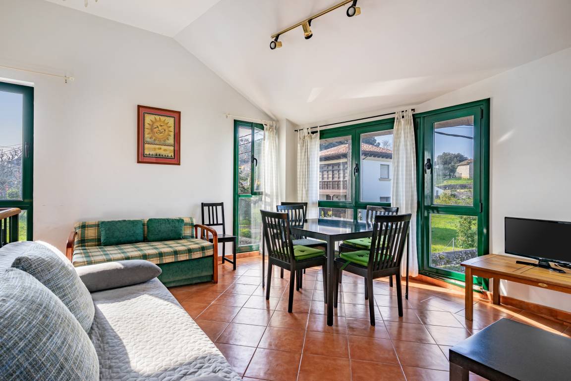 80 M² Apartamento ∙ 3 Habitaciones ∙ 6 Huéspedes - Llanes