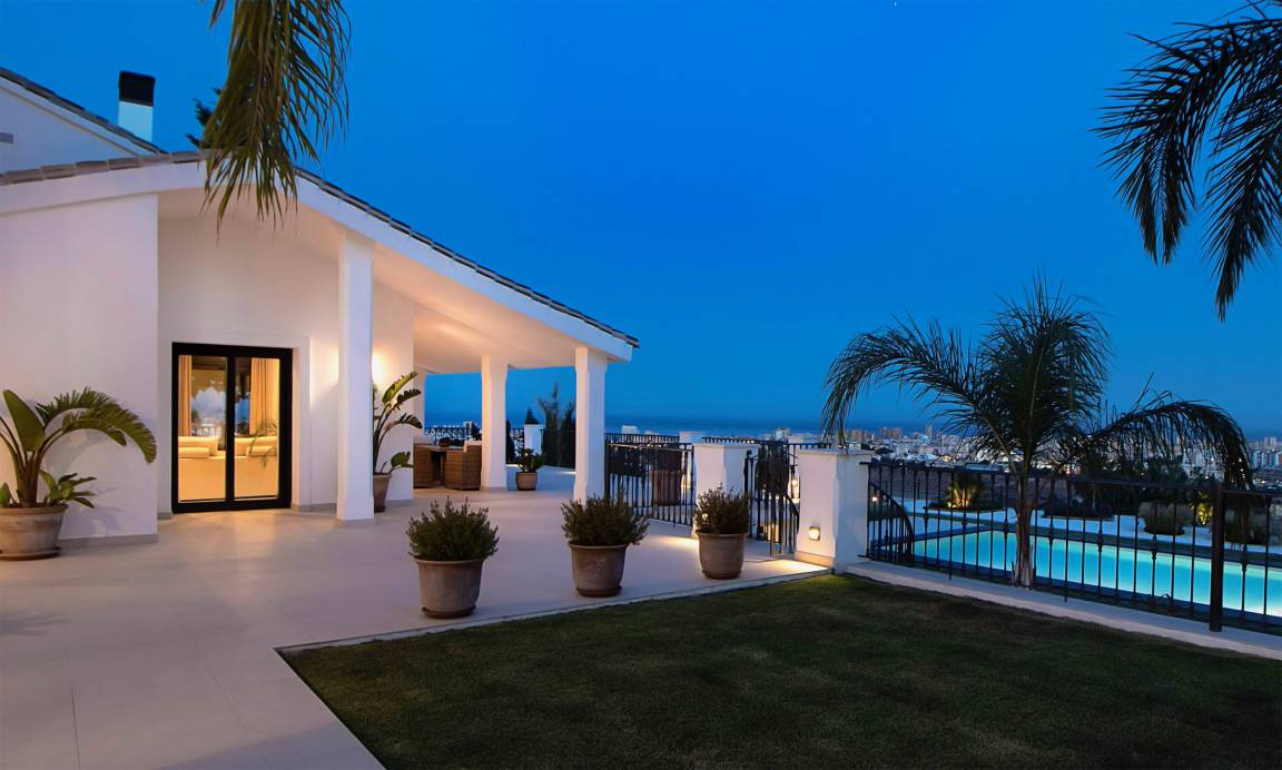 484 M² Villa ∙ 4 Habitaciones ∙ 8 Huéspedes - Mijas