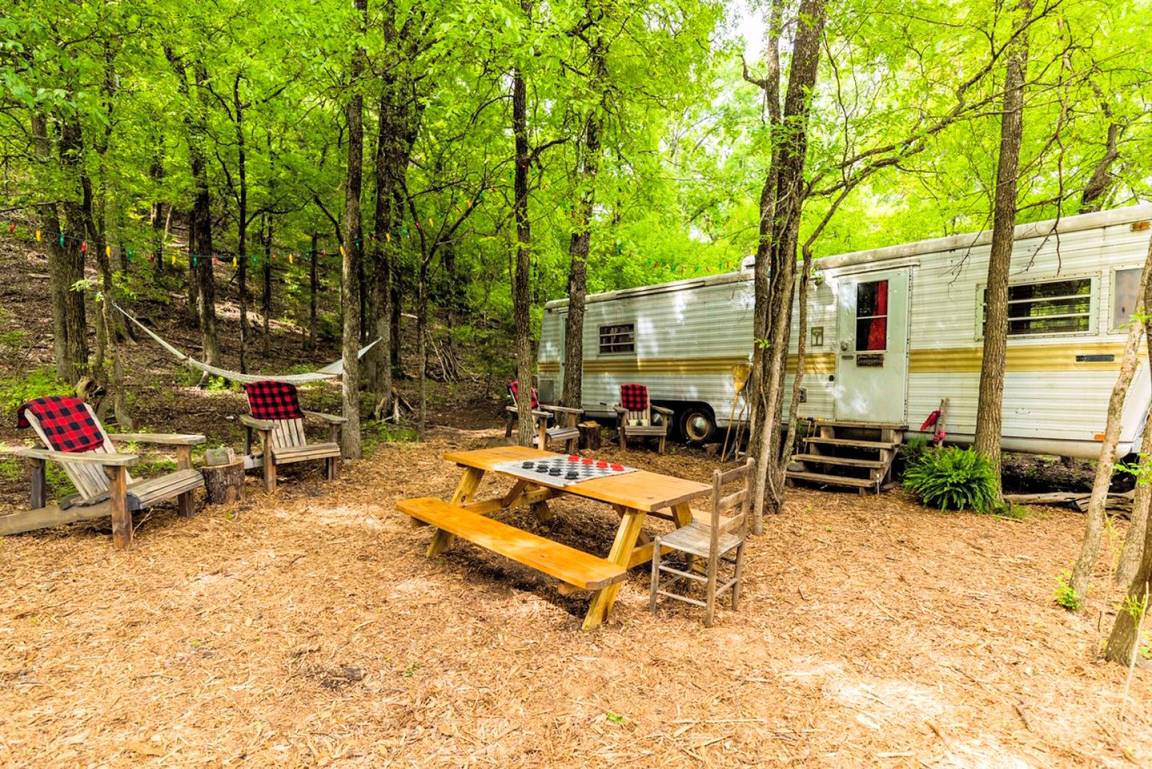 Caravan ∙ 1 Bedroom ∙ 5 Guests - Glen Rose, TX