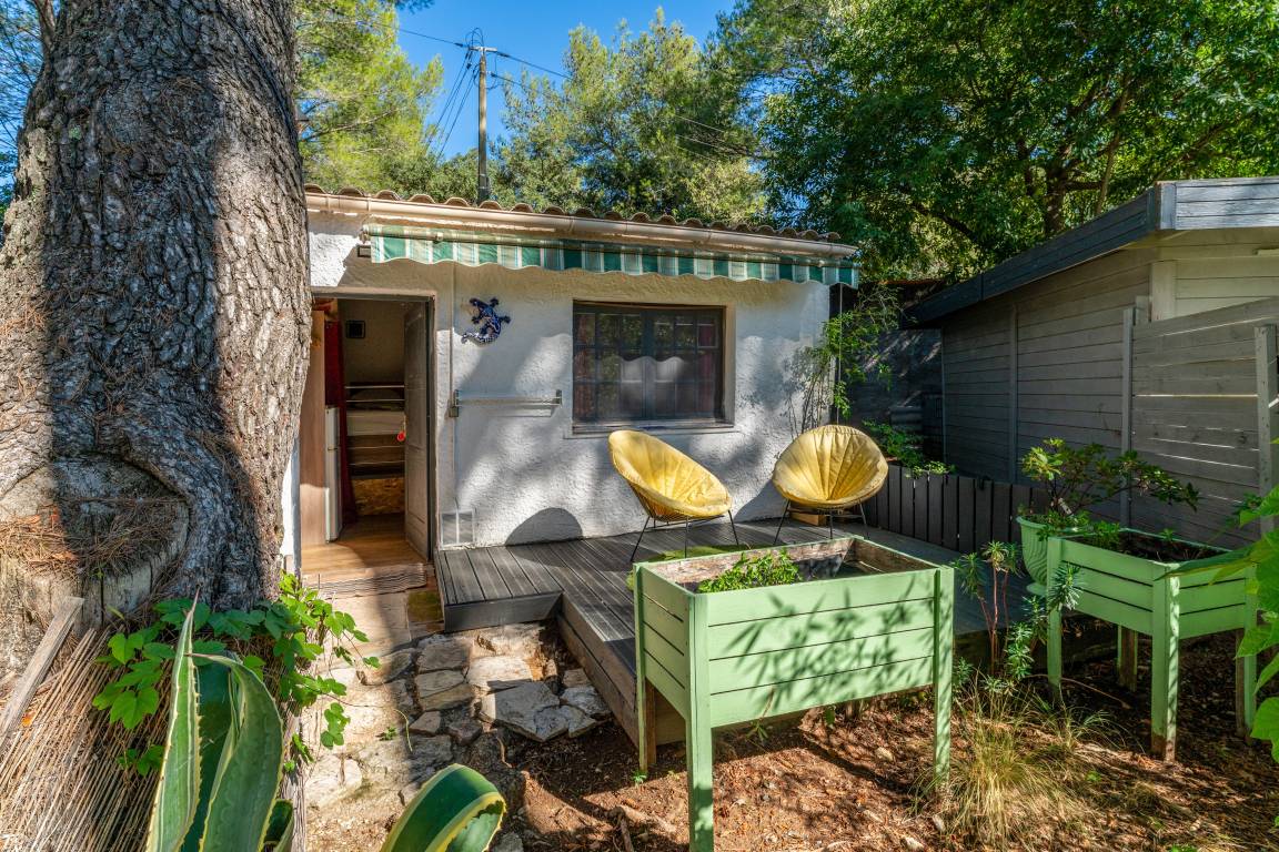 20 M² Chambre D'hôtes ∙ 1 Chambre ∙ 2 Personnes - Nîmes