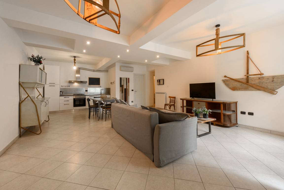 85 M² Apartment ∙ 2 Bedrooms ∙ 6 Guests - Pietrasanta