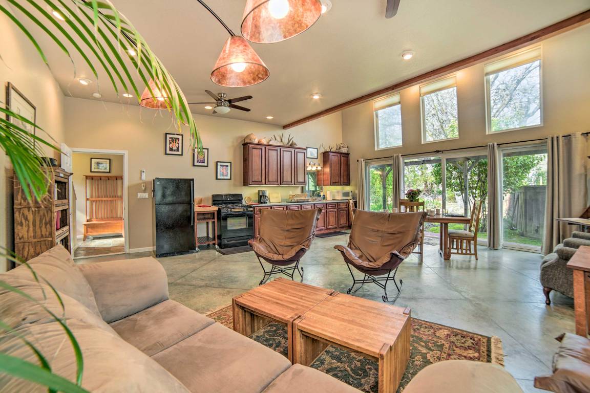 111 M² Apartment ∙ 4 Guests - Ukiah, CA