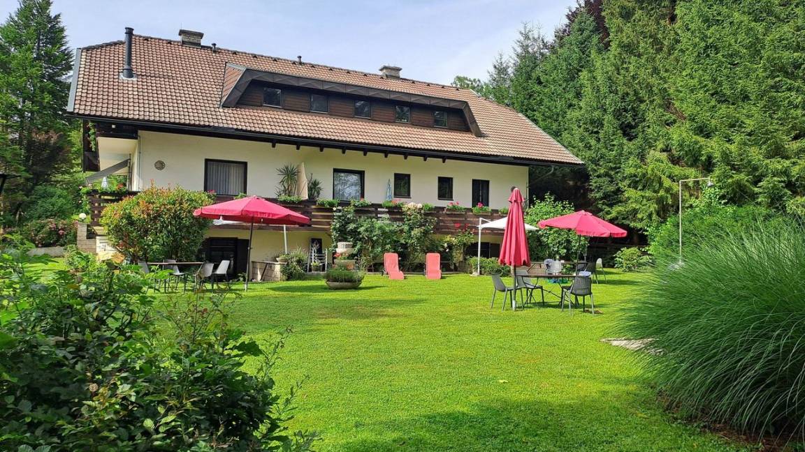 53 M² Ferienwohnung ∙ 1 Schlafzimmer ∙ 4 Gäste - Ferlach
