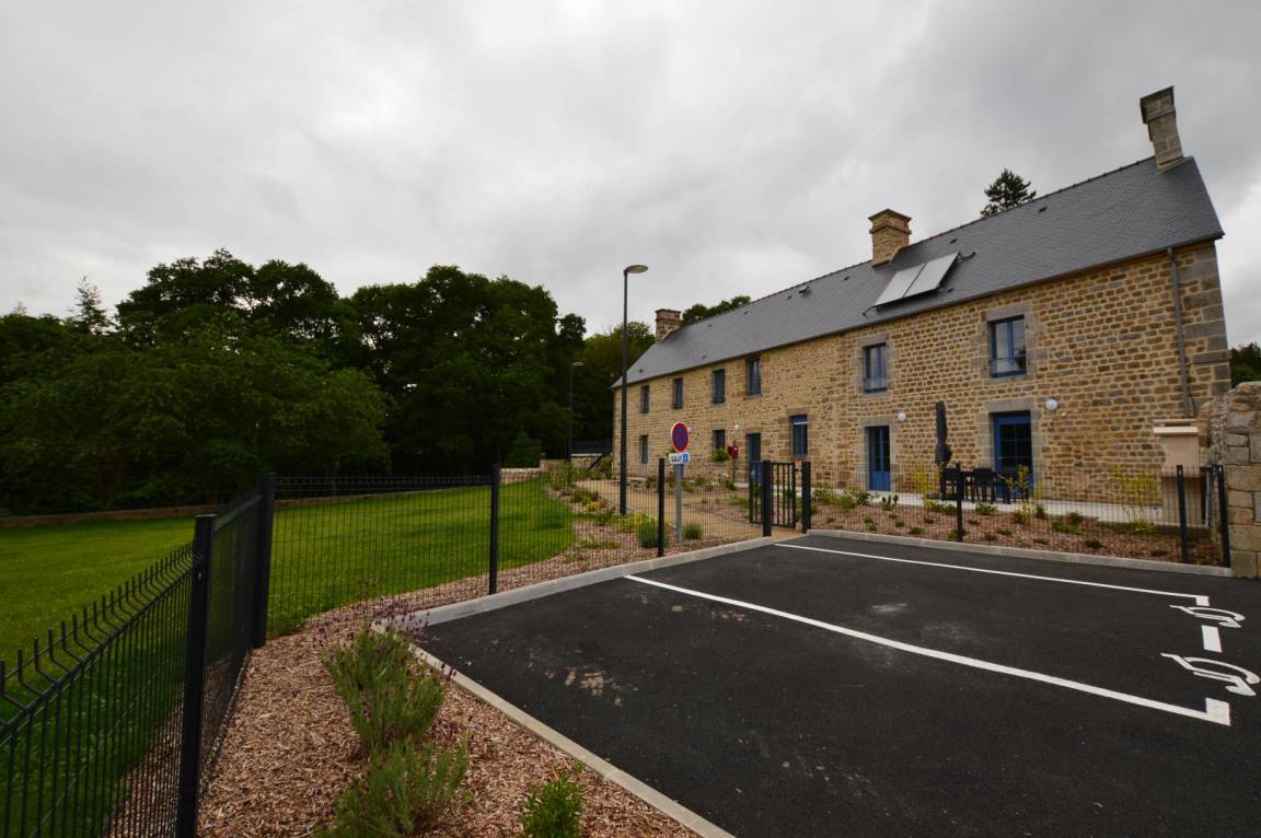 110 M² Gîte ∙ 4 Chambres ∙ 8 Personnes - Fougères