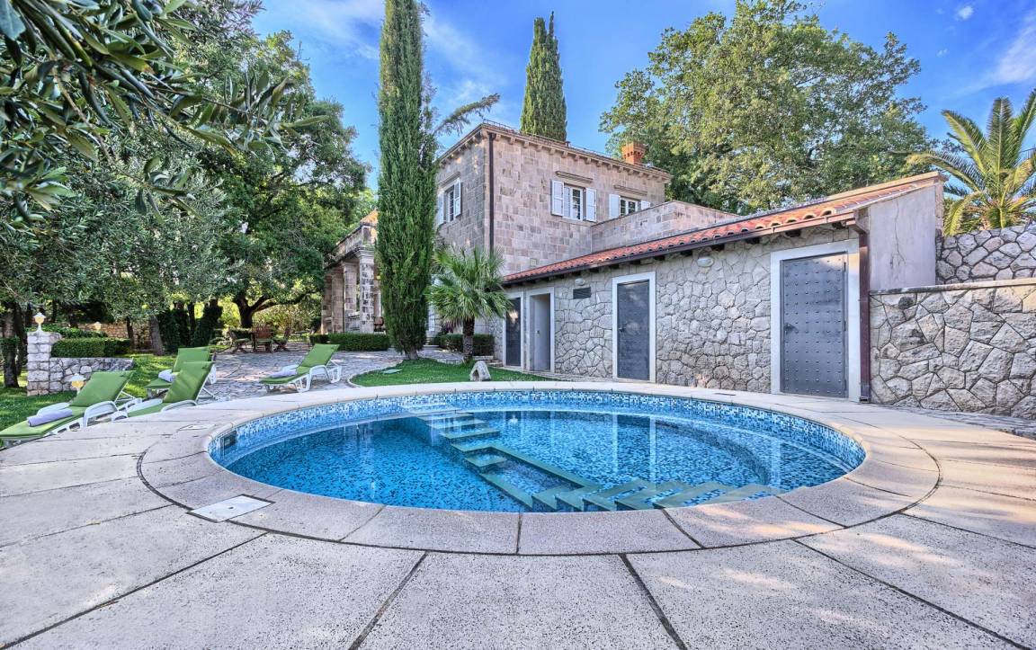 400 M² Villa ∙ 4 Bedrooms ∙ 8 Guests - Mlini