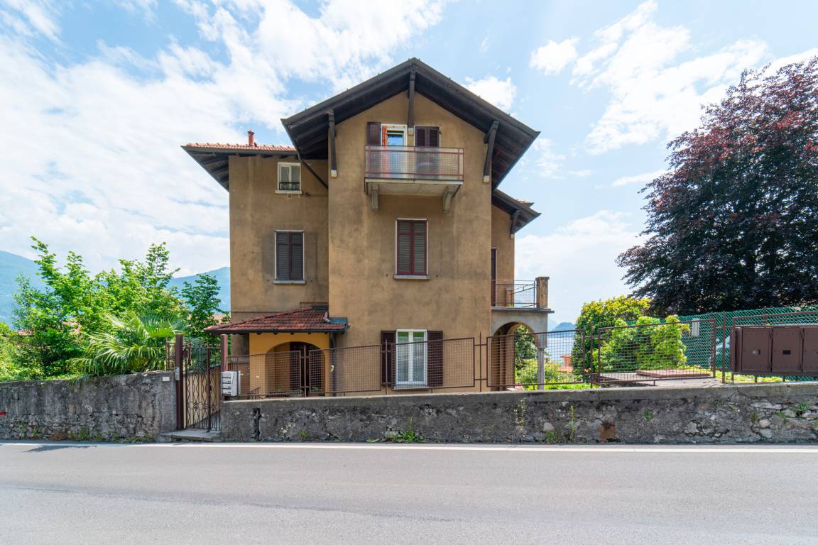 95 M² Appartement ∙ 2 Slaapkamers ∙ 4 Gasten - Tremezzina