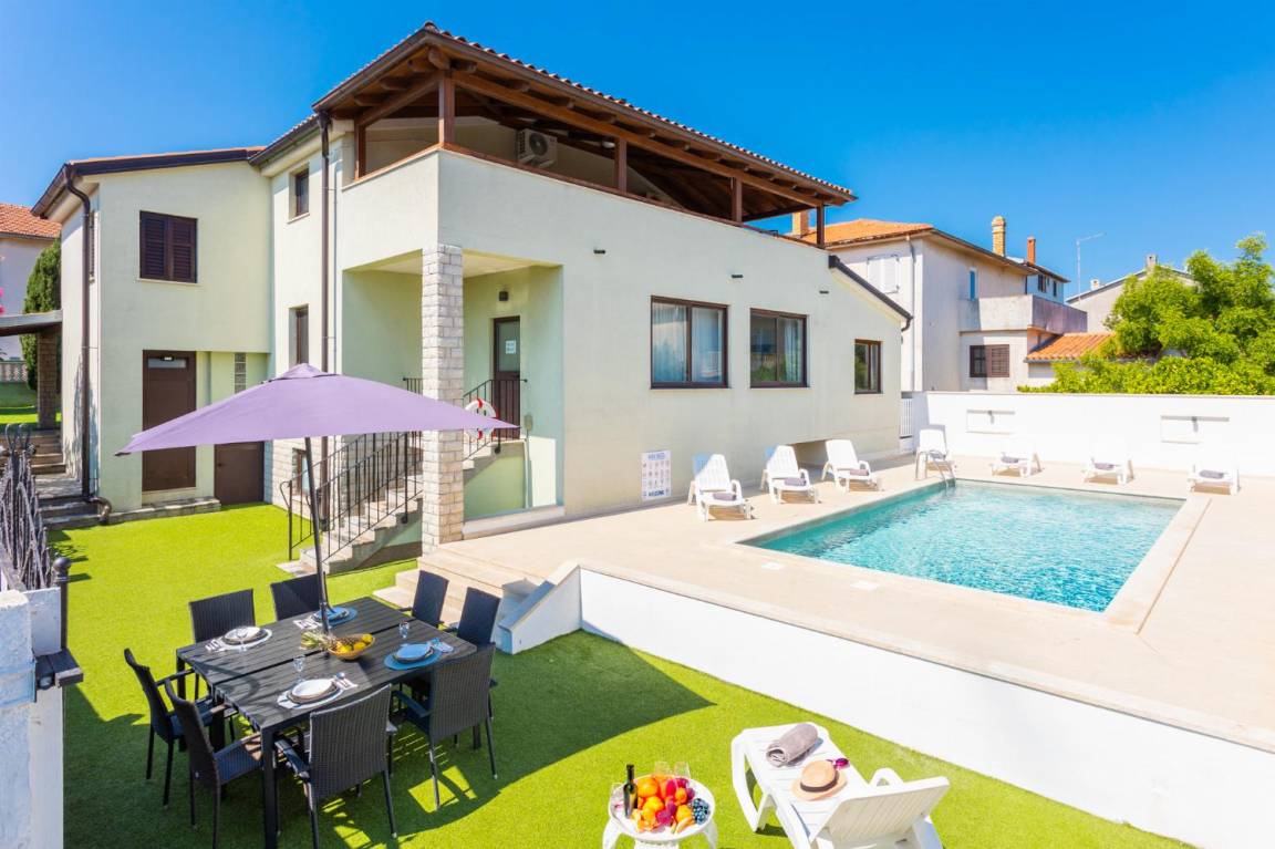 240 M² Villa ∙ 5 Slaapkamers ∙ 11 Gasten - Pula