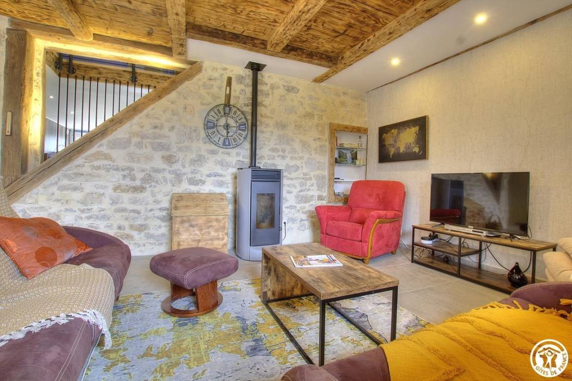 107 M² Gîte ∙ 3 Chambres ∙ 6 Personnes - Nantua