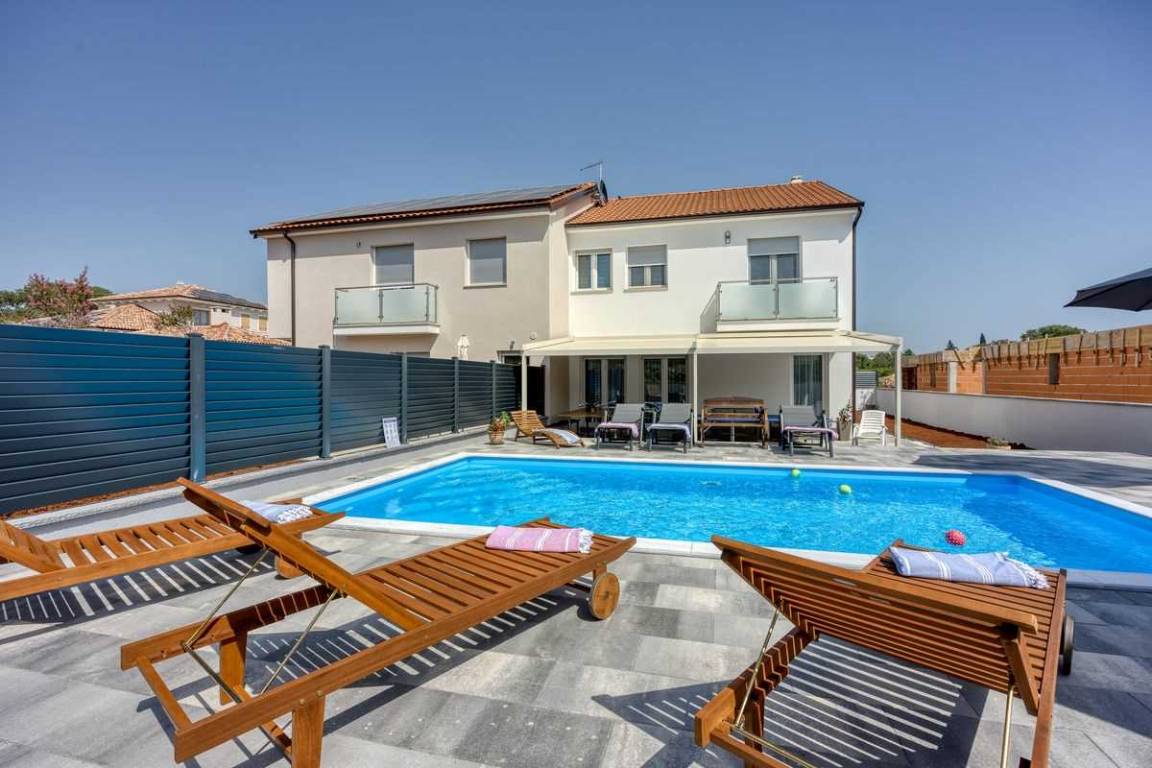 800 M² Villa ∙ 4 Bedrooms ∙ 9 Guests - Rovinj