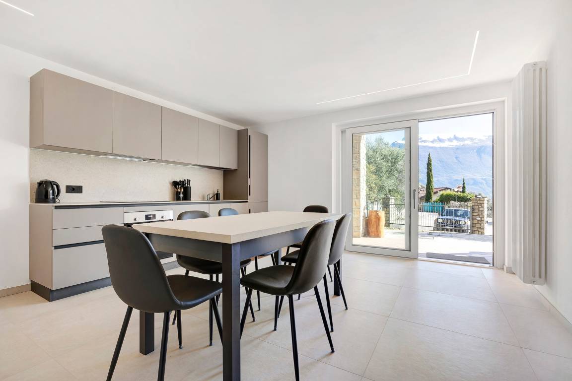 75 M² Apartment ∙ 2 Bedrooms ∙ 6 Guests - Malcesine