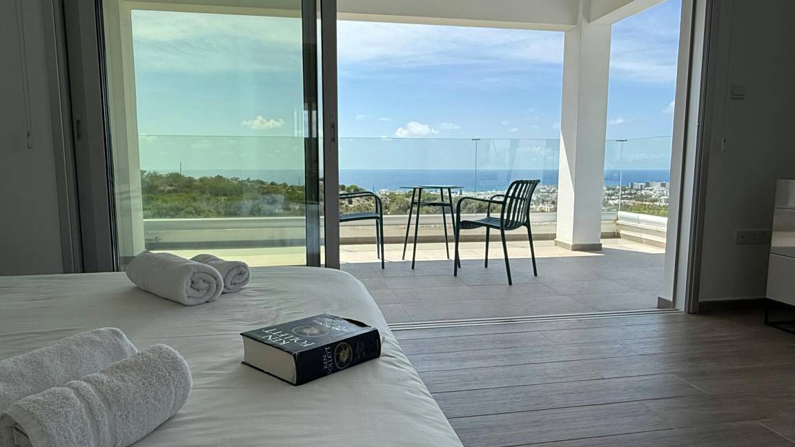 150 M² Villa ∙ 3 Bedrooms ∙ 6 Guests - Nissi Beach