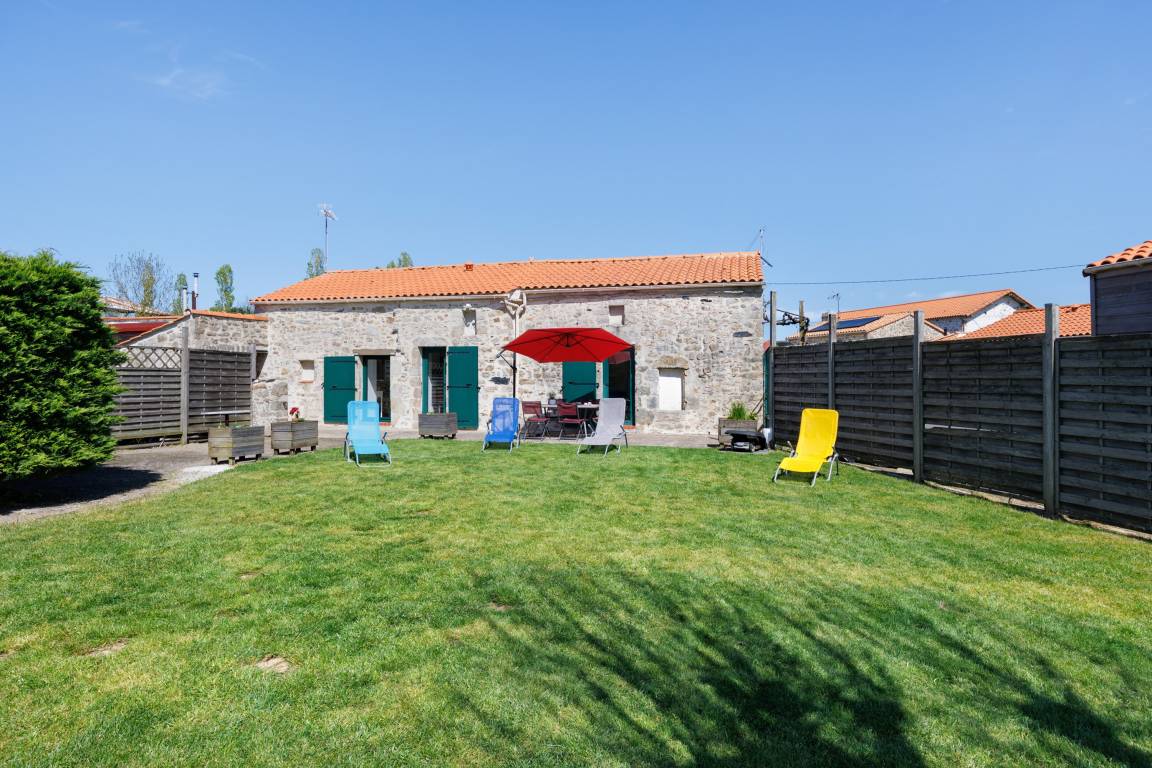 80 M² Maison De Vacances ∙ 3 Chambres ∙ 5 Personnes - Aizenay