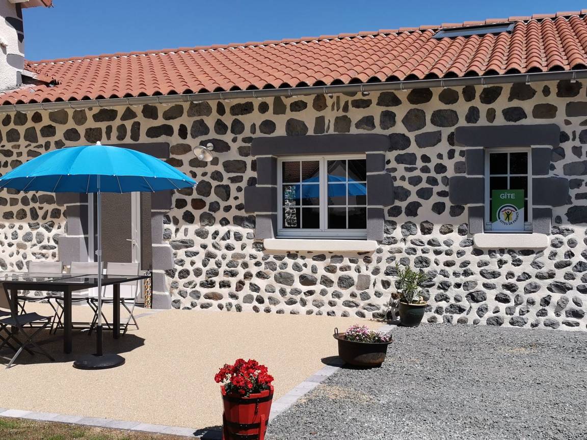 130 M² Cottage ∙ 4 Chambres ∙ 8 Personnes - Coucouron