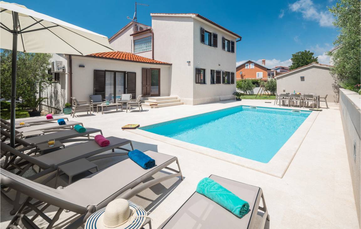 150 M² Apartment ∙ 4 Bedrooms ∙ 8 Guests - Medulin