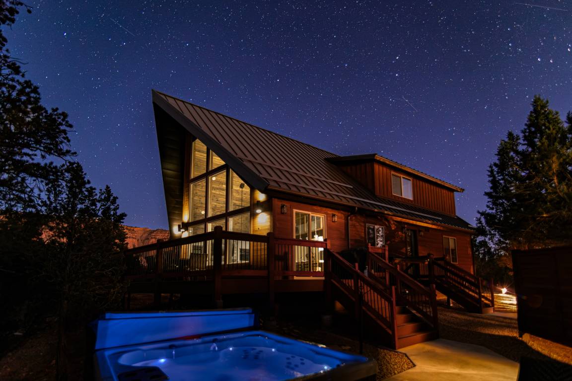 241 M² Cabin ∙ 3 Bedrooms ∙ 9 Guests - Orderville, UT