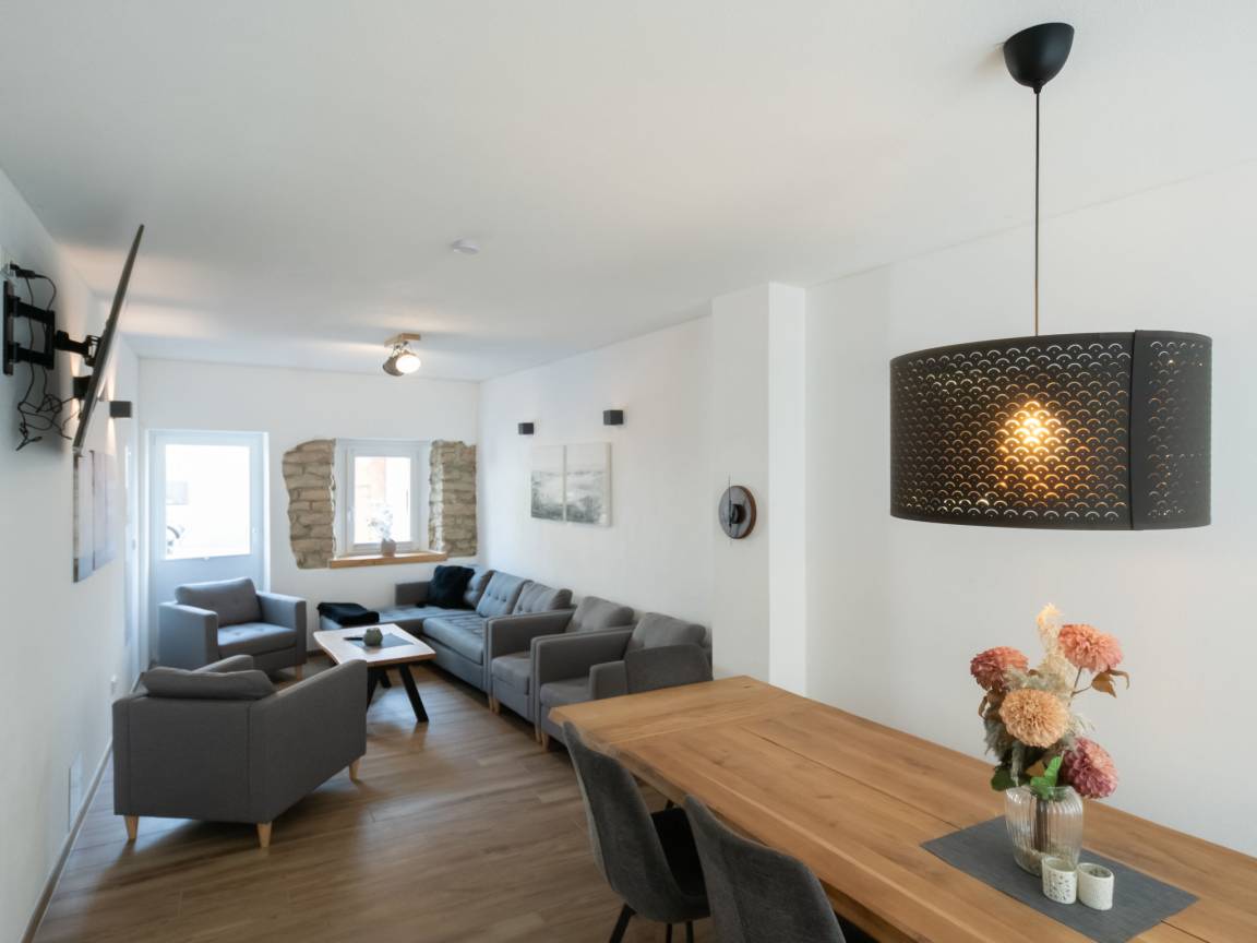 160 M² Ferienhaus ∙ 6 Schlafzimmer ∙ 10 Gäste - Bitburg