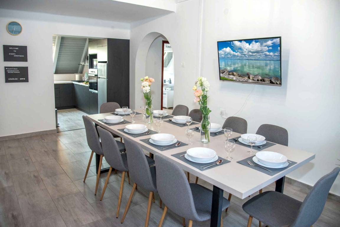 200 M² Appartement ∙ 6 Chambres ∙ 16 Personnes - Balatonfenyves