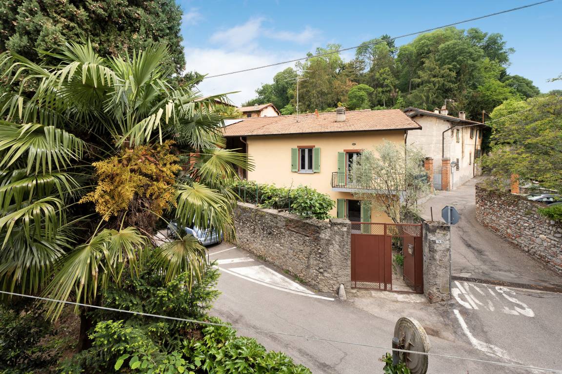 130 M² House ∙ 3 Bedrooms ∙ 5 Guests - Stresa