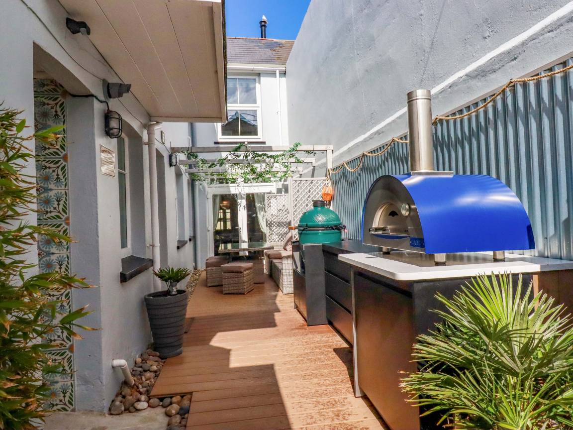 Cottage ∙ 4 Bedrooms ∙ 8 Guests - Fistral Beach
