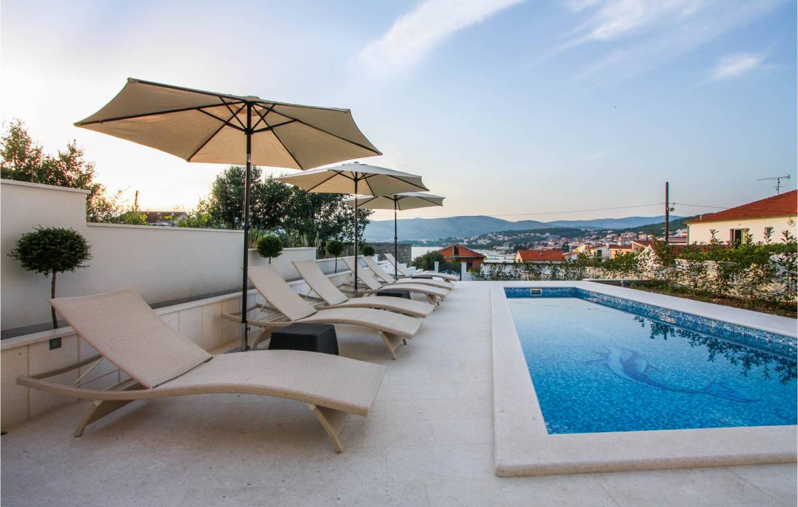 200 M² Casa ∙ 3 Habitaciones ∙ 8 Huéspedes - Okrug Gornji