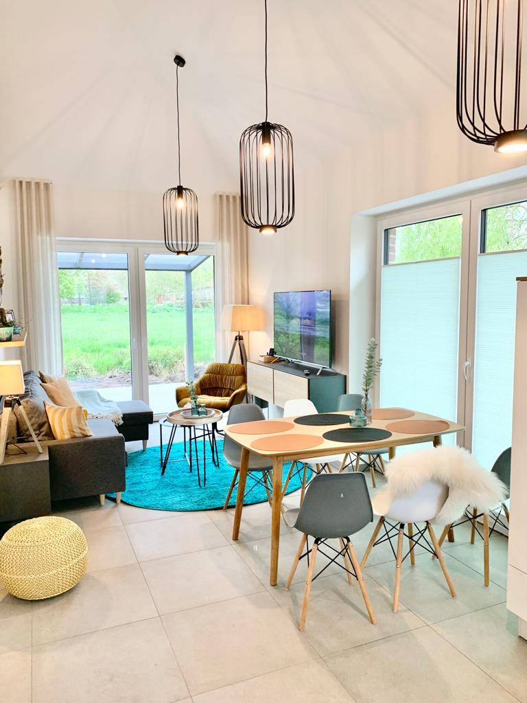 90 M² Ferienhaus ∙ 2 Schlafzimmer ∙ 6 Gäste - Nordenham