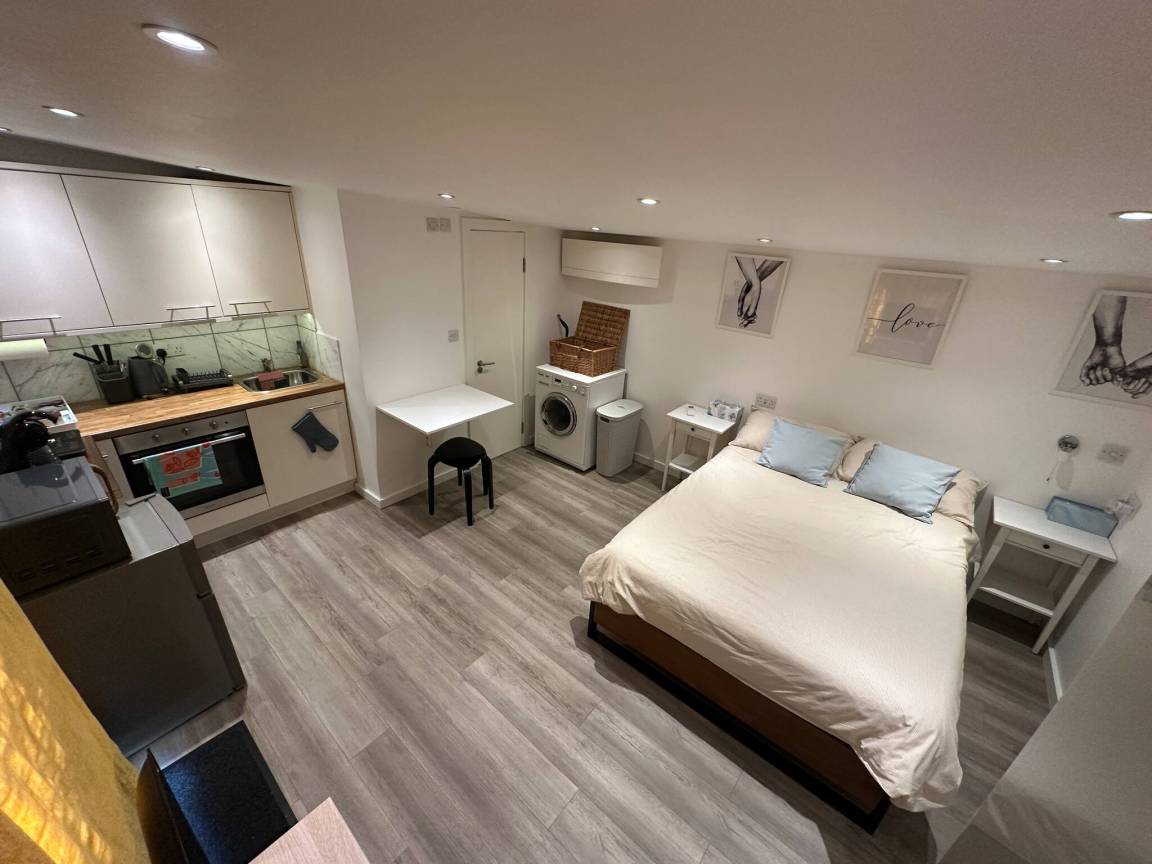 18 M² Studio Flat ∙ 1 Bedroom ∙ 2 Guests - London