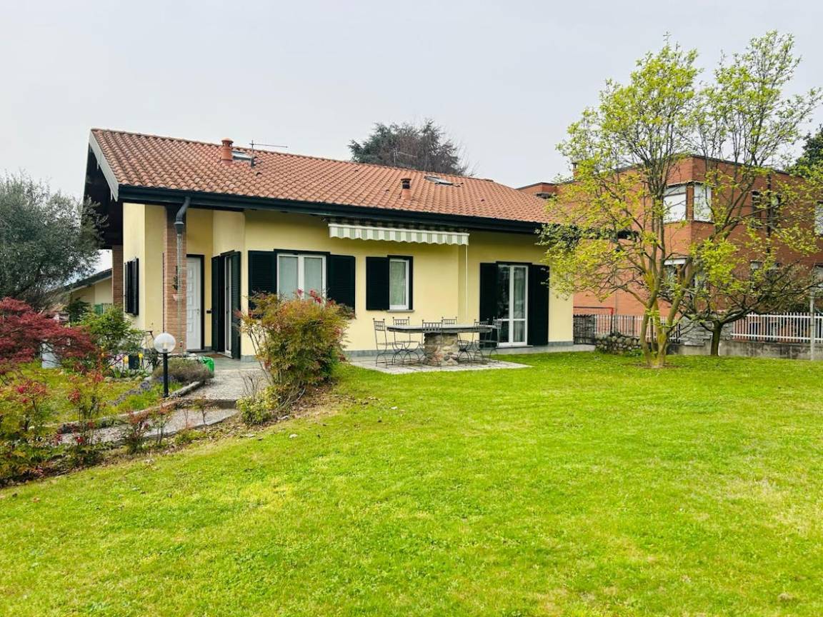 250 M² Casa ∙ 4 Camere Da Letto ∙ 9 Ospiti - Varese