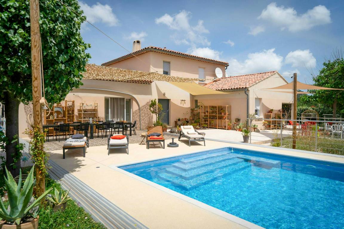 200 M² Talo ∙ 4 Makuuhuonetta ∙ 10 Vierasta - Nans-les-Pins