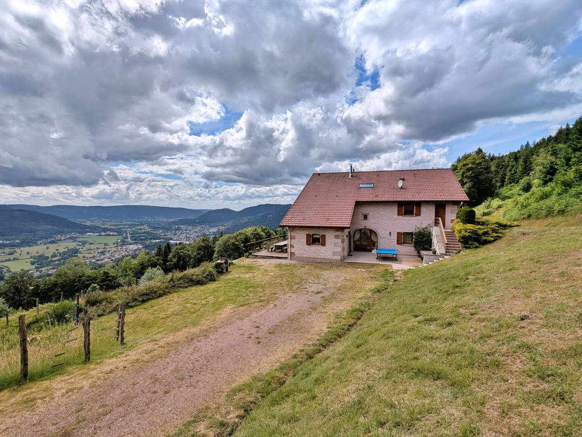 135 M² Cottage ∙ 4 Bedrooms ∙ 8 Guests - Alps